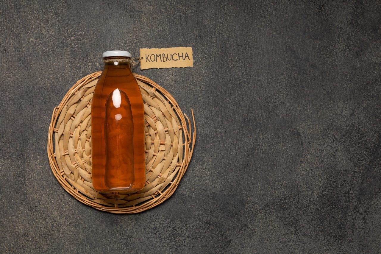 Kombucha: gomba, tea, ital — hatásai, veszélyei (2026)